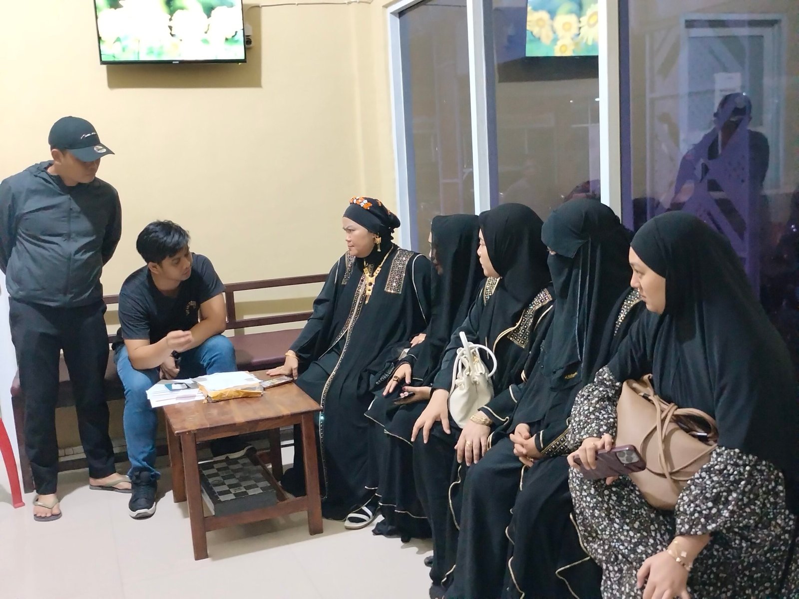 Jamaah Haji Laporkan Pihak Travel Karena Merasa Tertipu, Visa yang ... Jamaah Haji Laporkan Pihak Travel Karena Merasa Tertipu, Visa yang ...